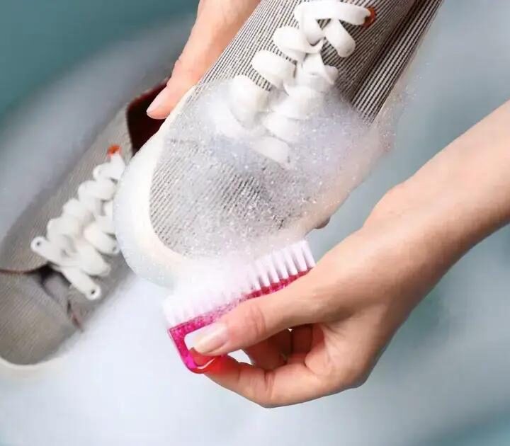 Chega de Chulé! Guia Completo Para Eliminar o Mau Cheiro dos Pés e Calçados