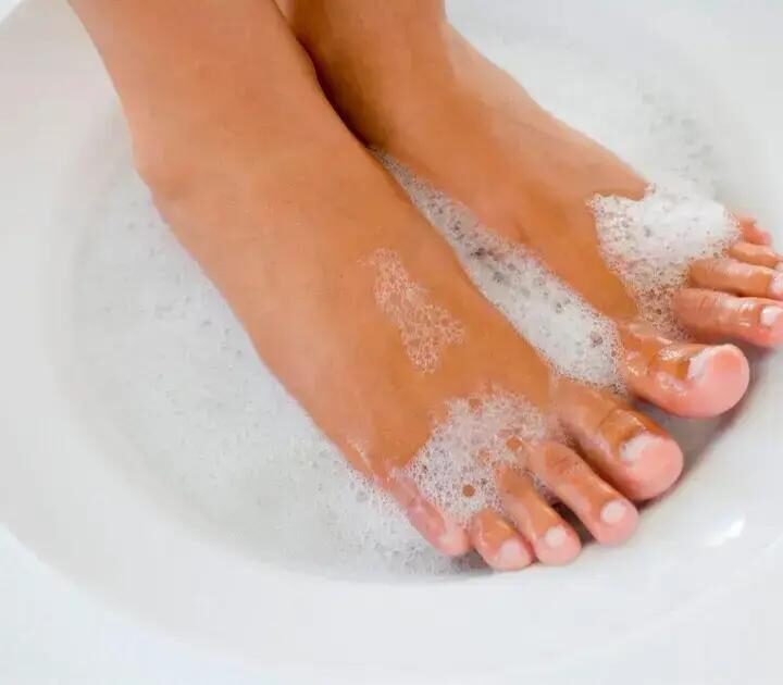 O Que Fazer para Tirar Chulé do Pé? Guia Definitivo Para Eliminar o Odor!